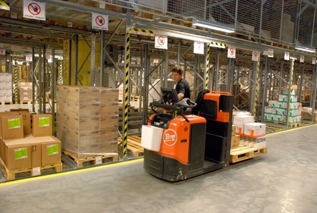 Vectura Unit Load | Automated Storage and Retrieval | Stacker crane ...